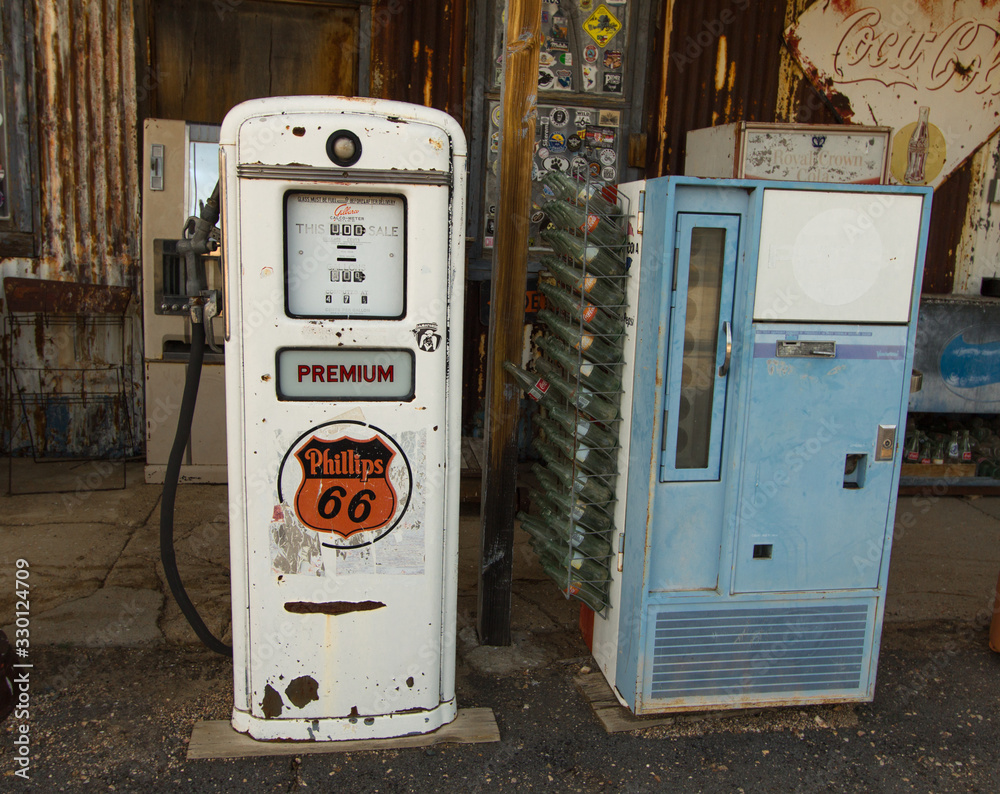 Hackberry, Arizona, USA - Vintage Phillips 66 gas pump and antique RC ...