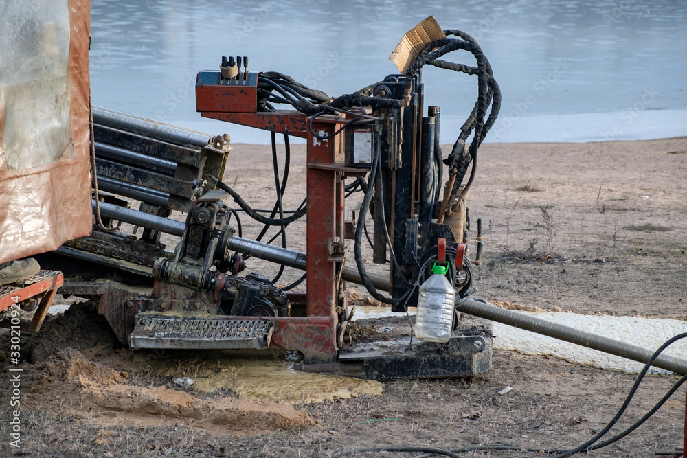 drilling rig, bed for horizontal directional drilling. drilling work ...