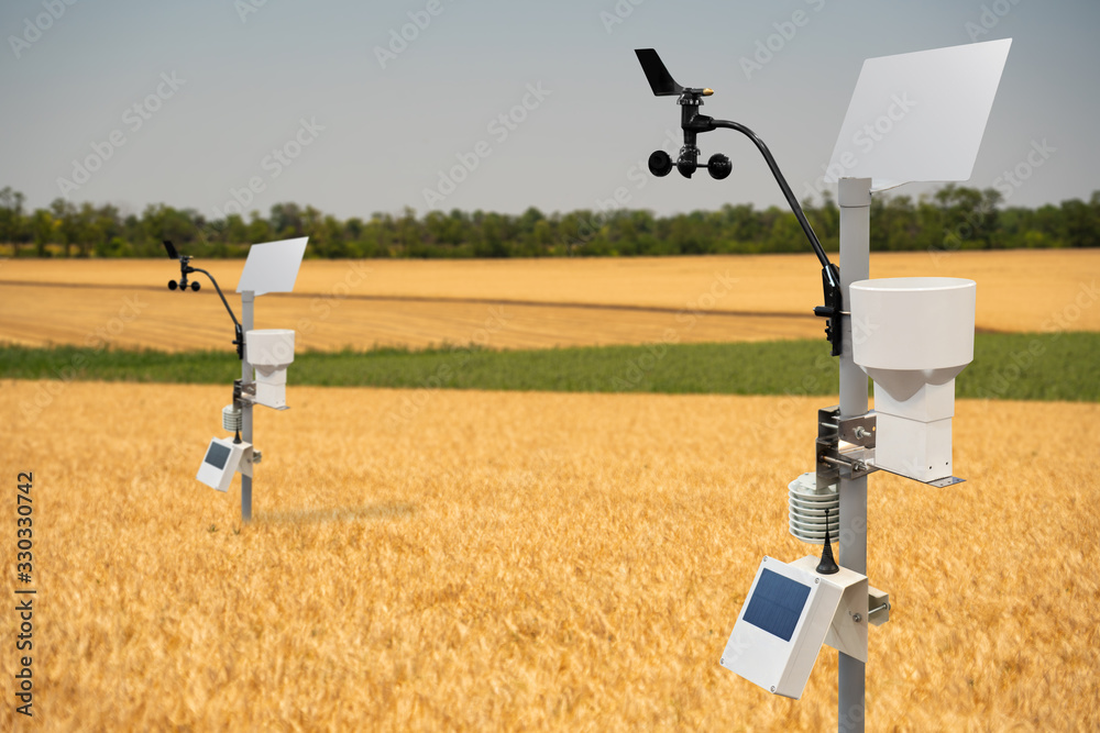 Weather station in a wheat field. Precision farming equipment Stock ...