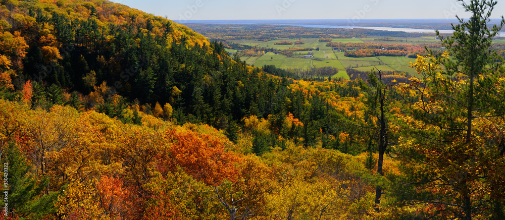 Eardley Escarpment and Ottawa River valley in Fall at Tawadina Lookout ...