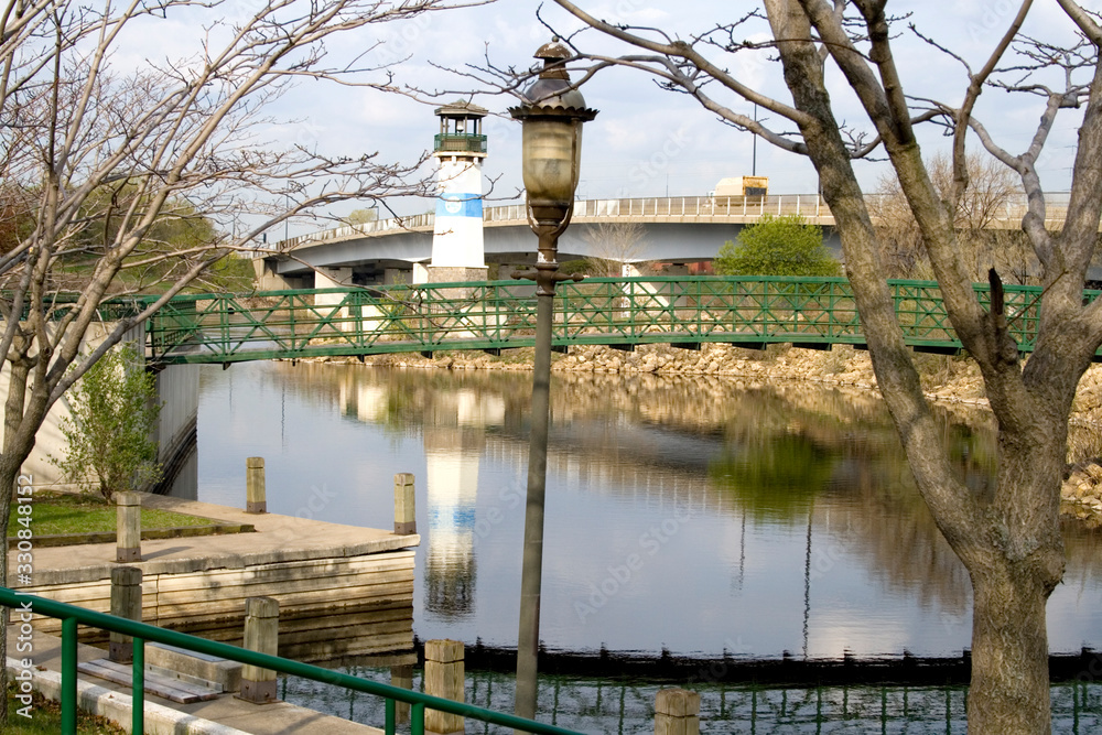 Boom Island Park Marina lighthouse foot bridge over Mississippi River ...