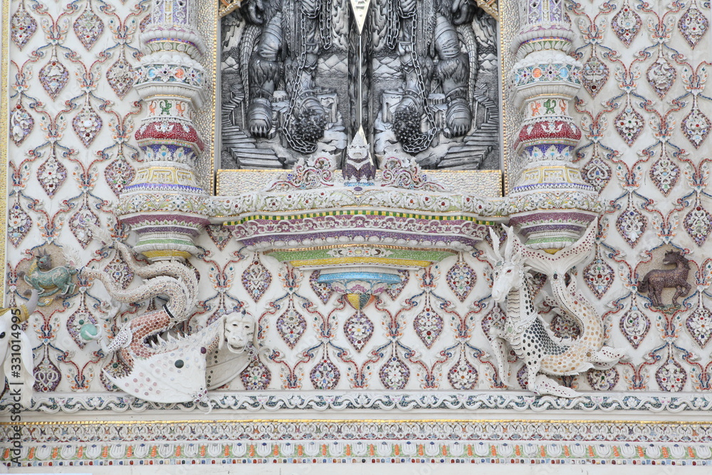 Detail, statue of Wat Pariwat (Beckham's temple) in Bangkok city ...