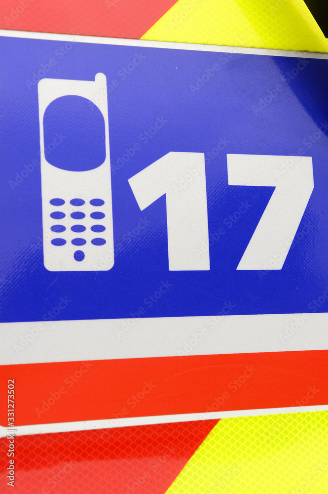Le 17, numéro d'appel Police Secours de la Police nationale Stock Photo ...
