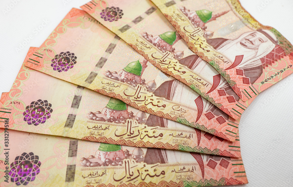 Saudi Arabian 100 Riyal bank note Stock Photo | Adobe Stock