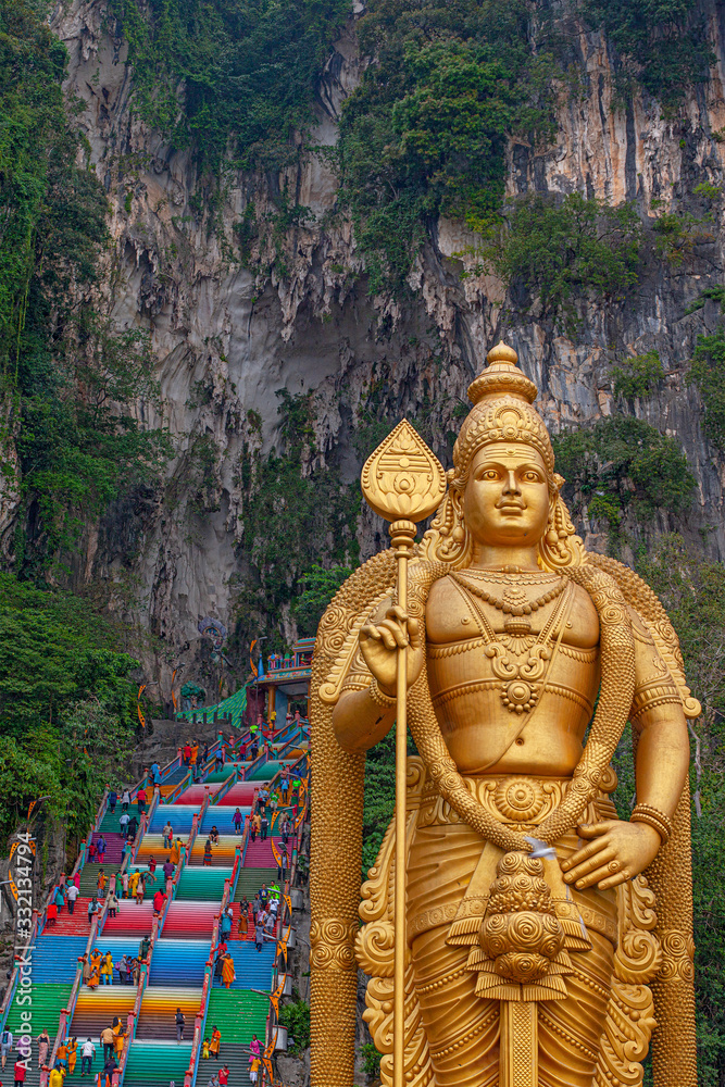 Fotka „Big Hindu god statue of Murugan at Batu Caves Hindu Temple ...