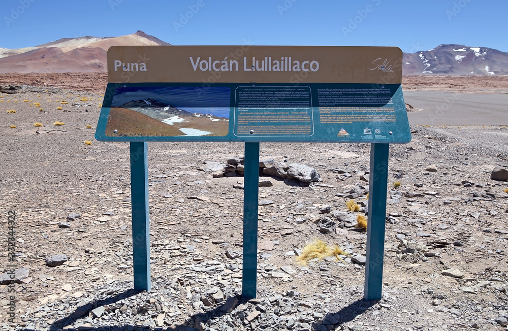 Llullaillaco volcano at the Puna de Atacama, Argentina Stock Photo ...