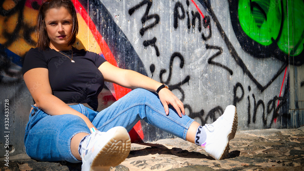 Curvy Model Jeans bauchfrei Stock Photo | Adobe Stock