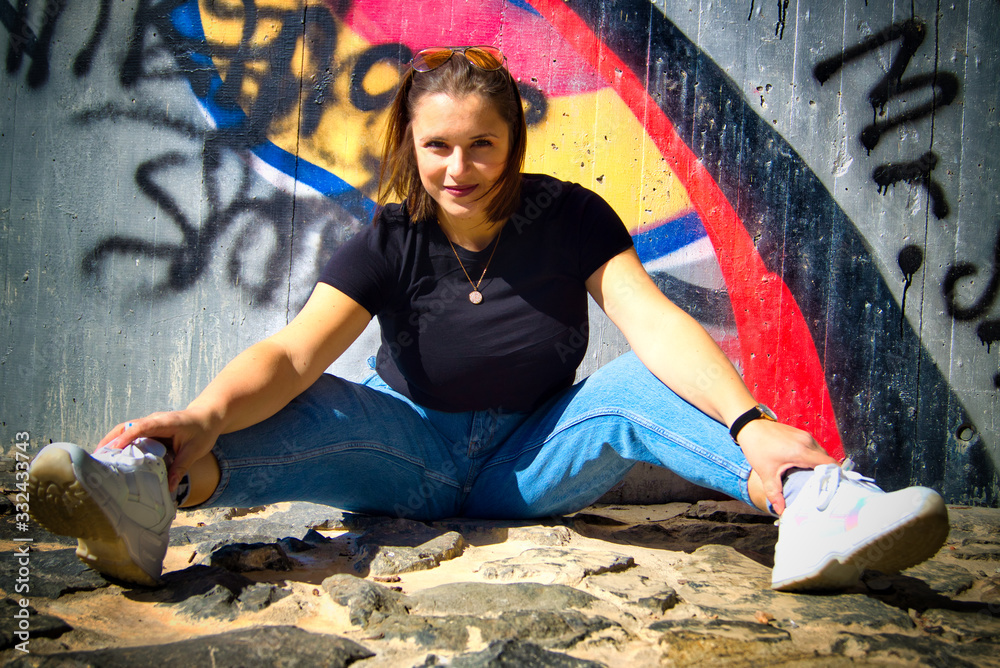 Curvy Model Jeans bauchfrei Stock Photo | Adobe Stock