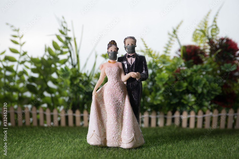 Miniature people : Merchants and citizens wearing masks to protect ...