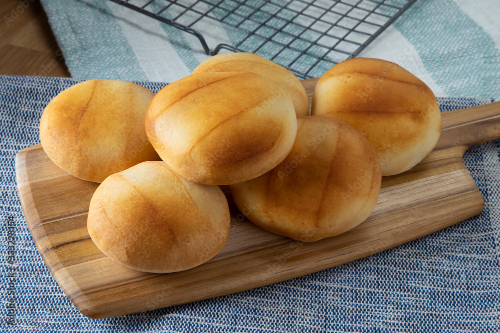 Pandebono caliente. Cheese buns from Colombia for Breakfast Stock Photo ...
