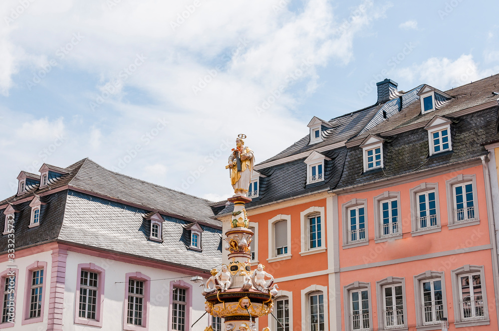 Trier, Hauptmarkt, St. Gangolf, Kirche, Marktkirche, Petrusbrunnen ...