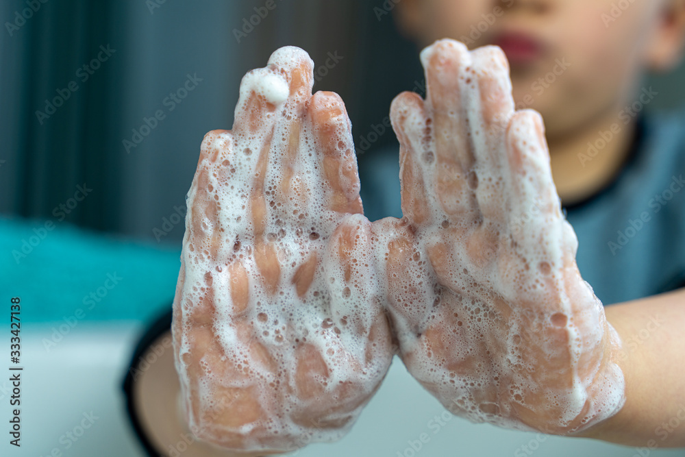 Lavado de manos en niños Stock Photo | Adobe Stock