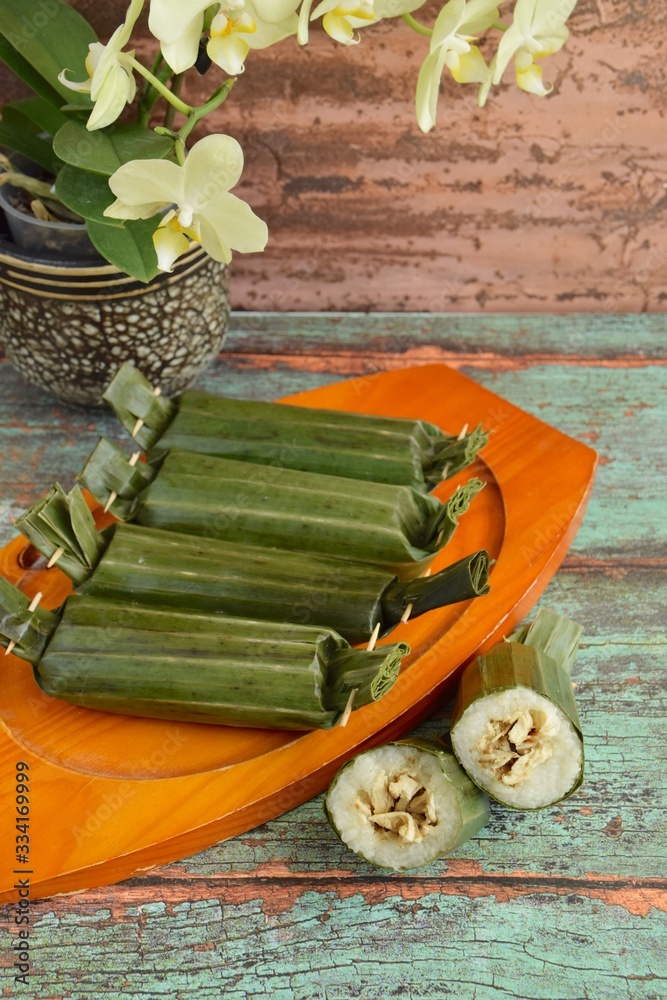 Lemper Ayam, Indonesian snack made of glutinous rice filled with ...