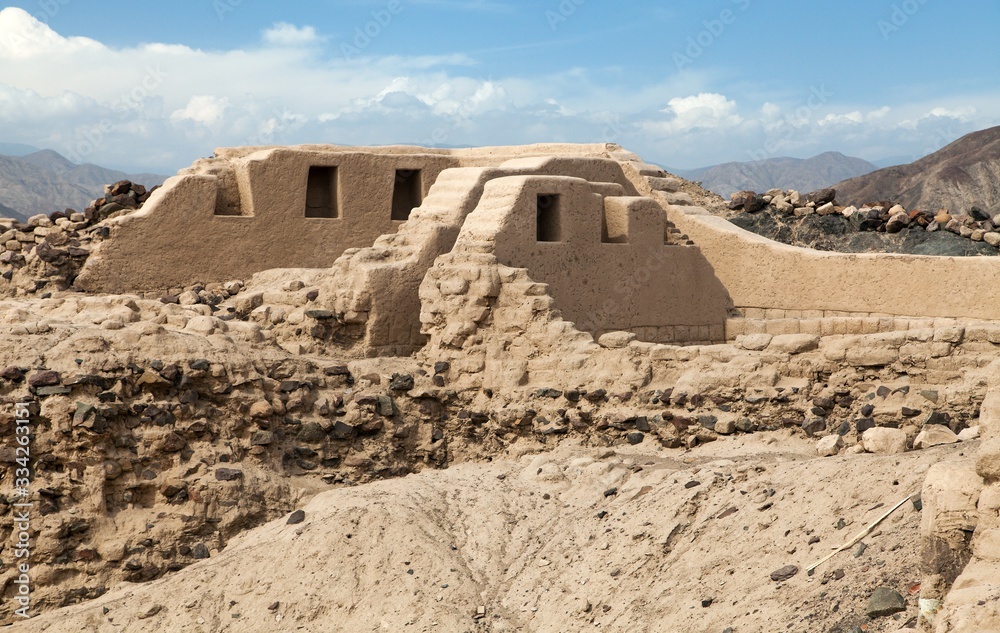 Los Paredones - historic ruins of incan castle in Nazca Stock Photo ...