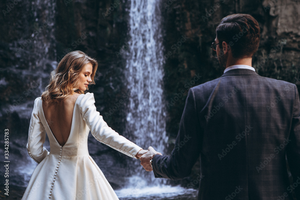 wedding background: stylish wedding couple, bride and groom celebrate ...