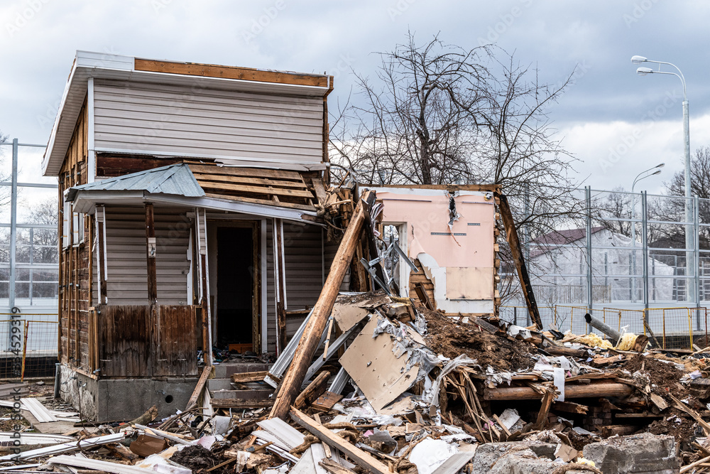Destroyed country house. The wreckage and debris. Selective focus foto ...