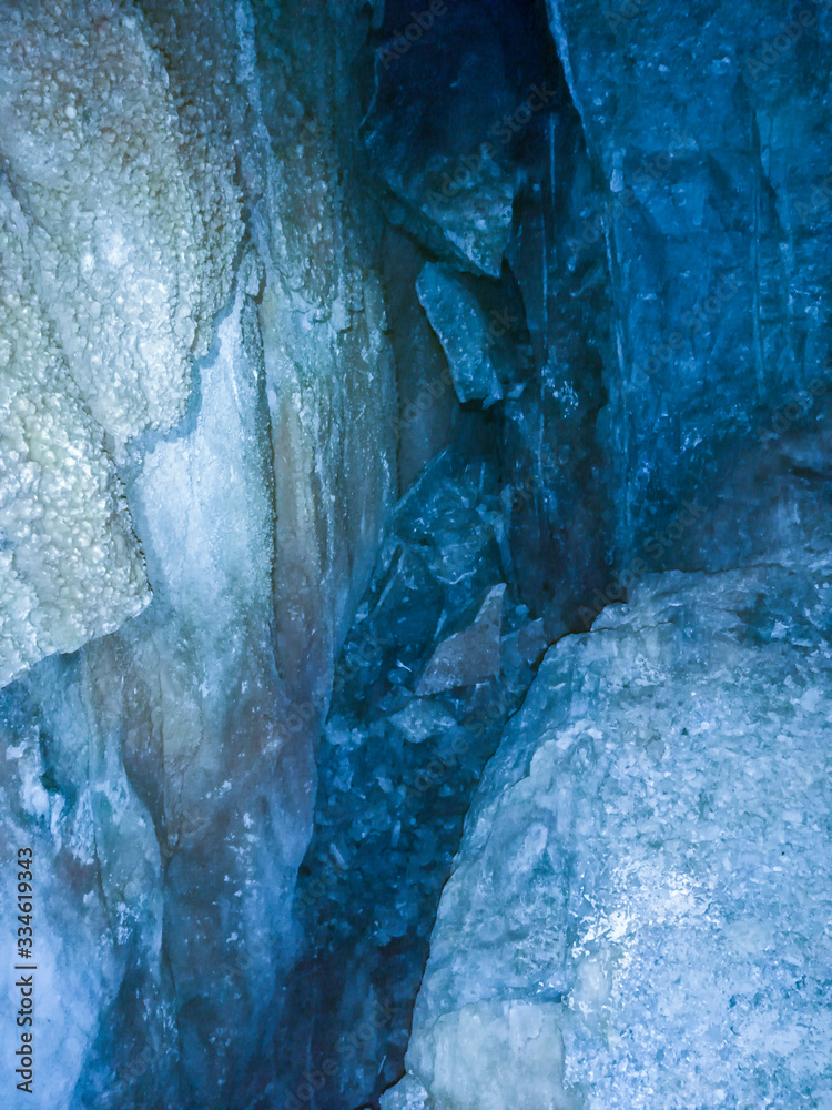 formaciones geológicas en una gruta Stock Photo | Adobe Stock