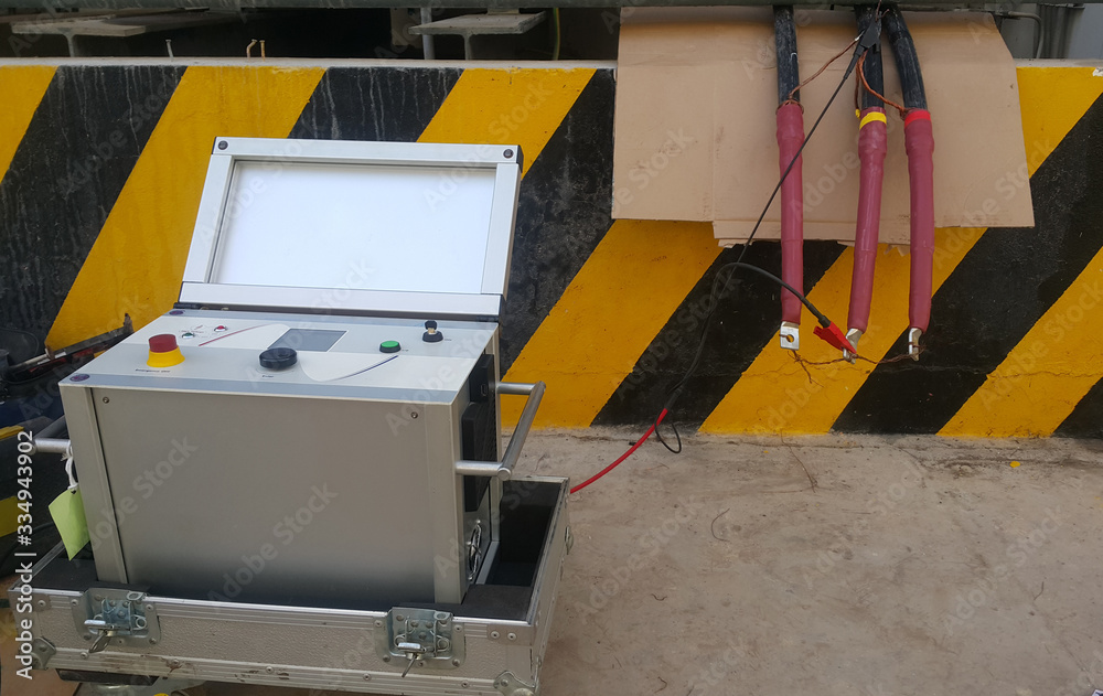 Testing of insulators and measure insulation resistance between ...