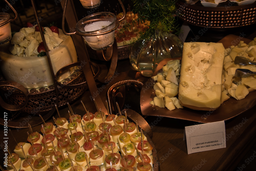 Foto de Graduation buffet, transforming and giving an extra harme to a ...