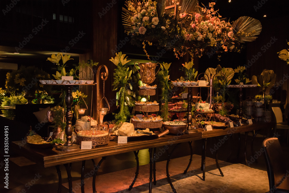 Foto de Graduation buffet, transforming and giving an extra harme to a ...