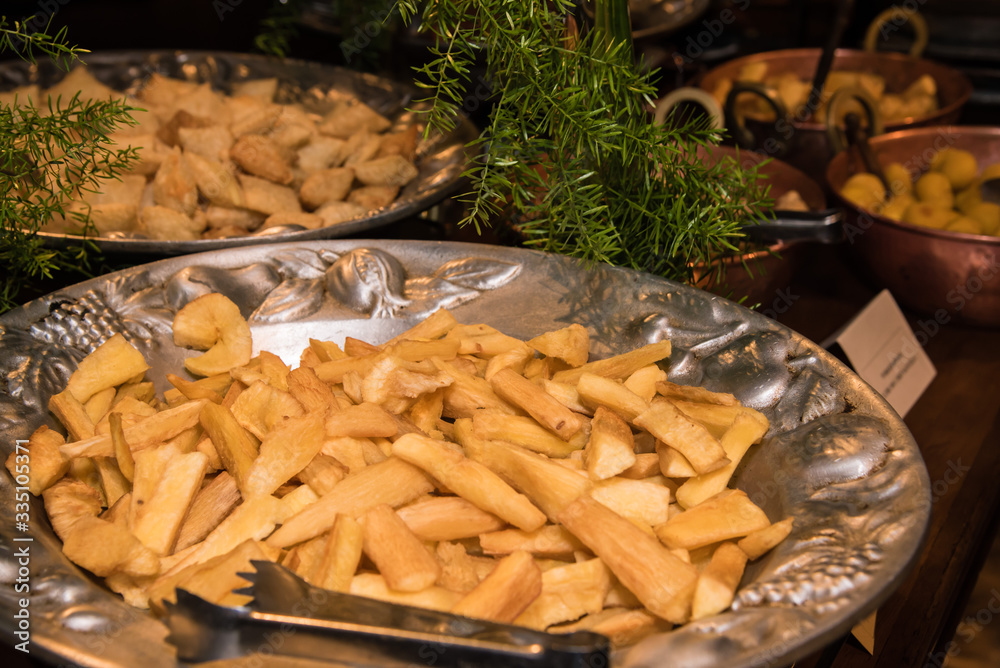 Foto de Graduation buffet, transforming and giving an extra harme to a ...