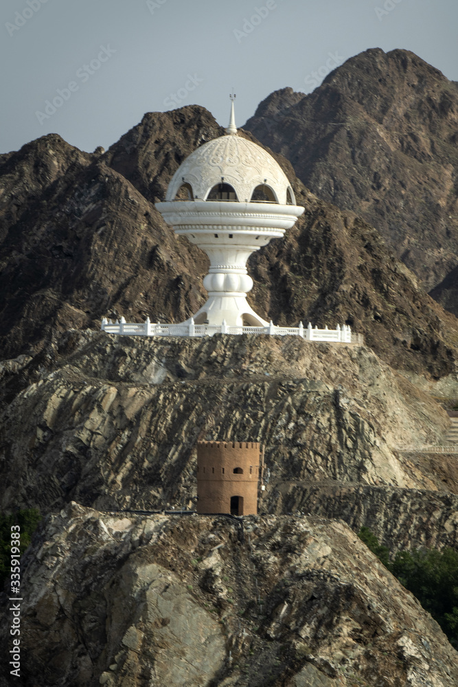 Foto de Muscat. Oman. Oman Sultanate, Muscat, Riyam Park, monument in ...