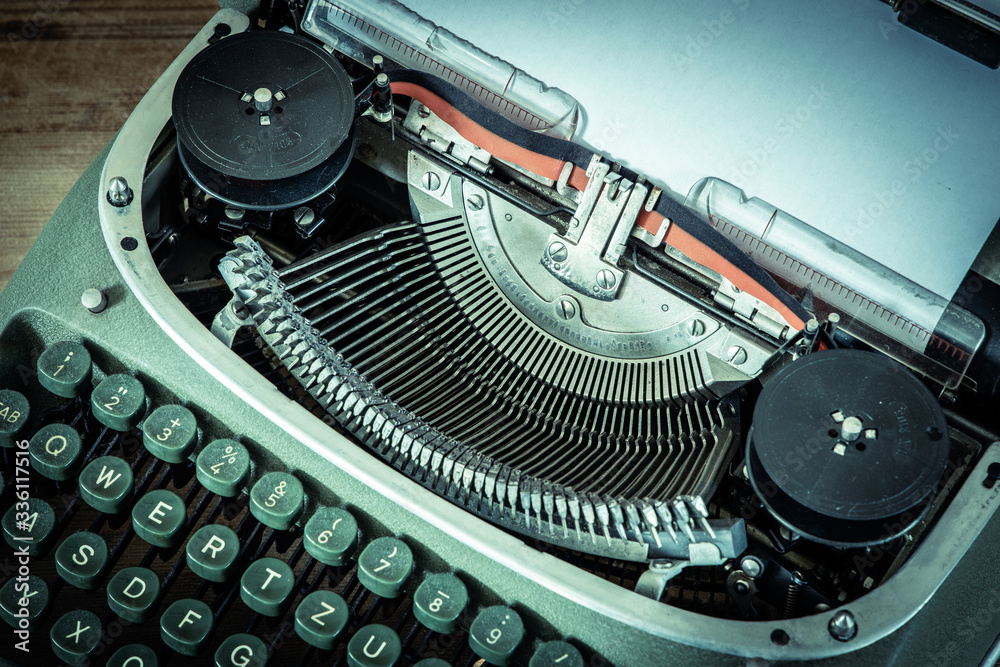 Vieille machine a écrire vintage Stock Photo | Adobe Stock