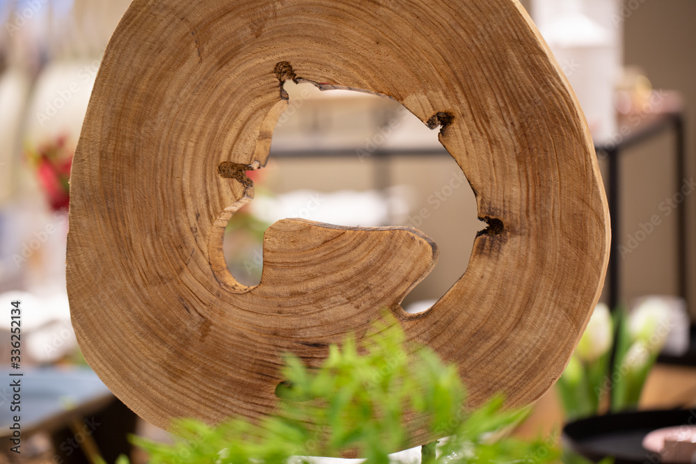 Cross section of tree trunk showing growth rings. wood texture ...