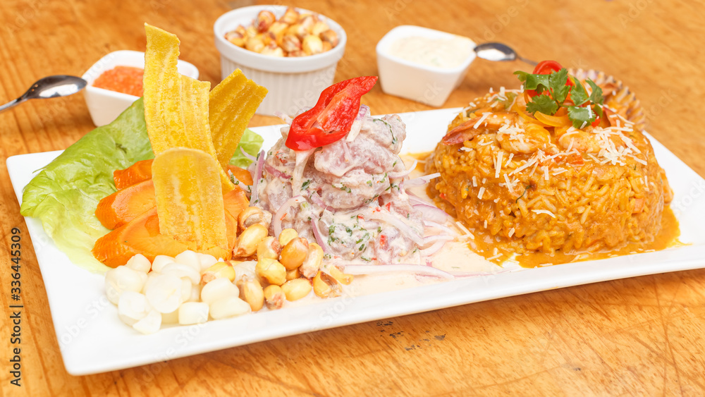 Foto de Duo de Ceviche y Arroz de Mariscos - Peruvian Food do Stock ...