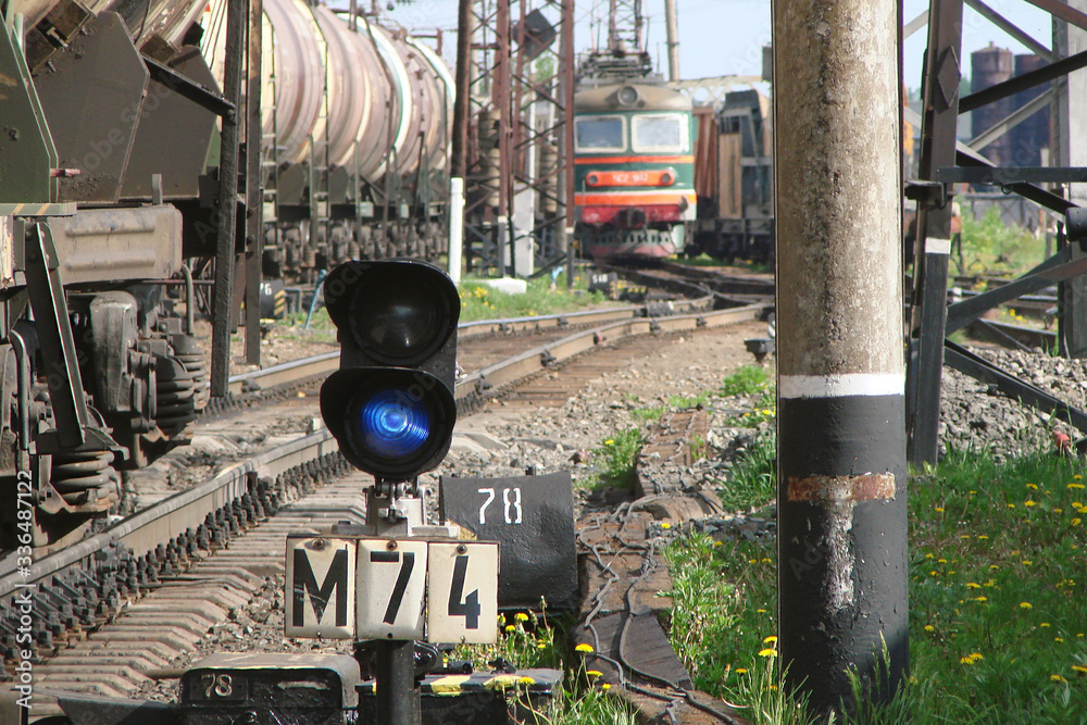Railway traffic light shunting at a station in Russia Stock Photo ...