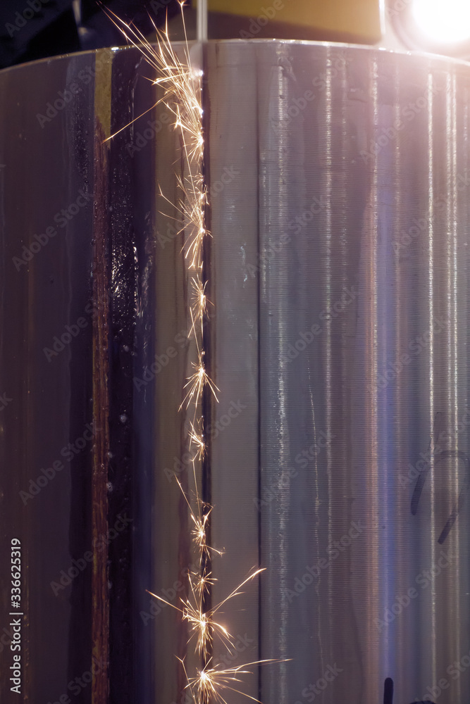 Processing of high parts on wire-cutting machines. Jet-type wire ...