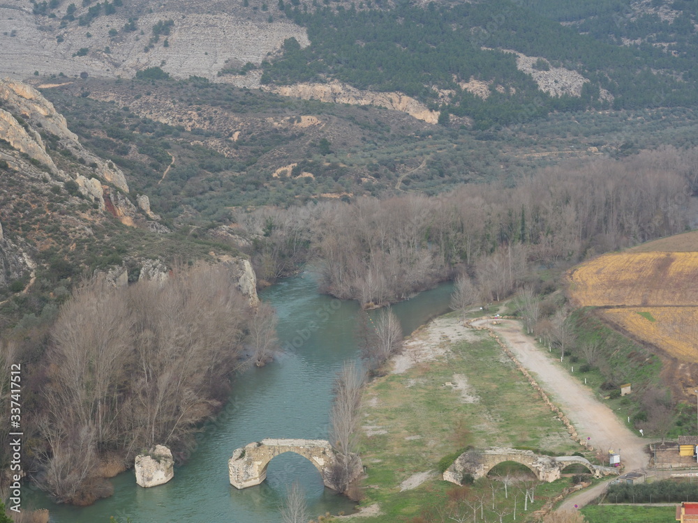 el rio segre en tre montañas, camarasa, lerida, españa, europa Stock ...