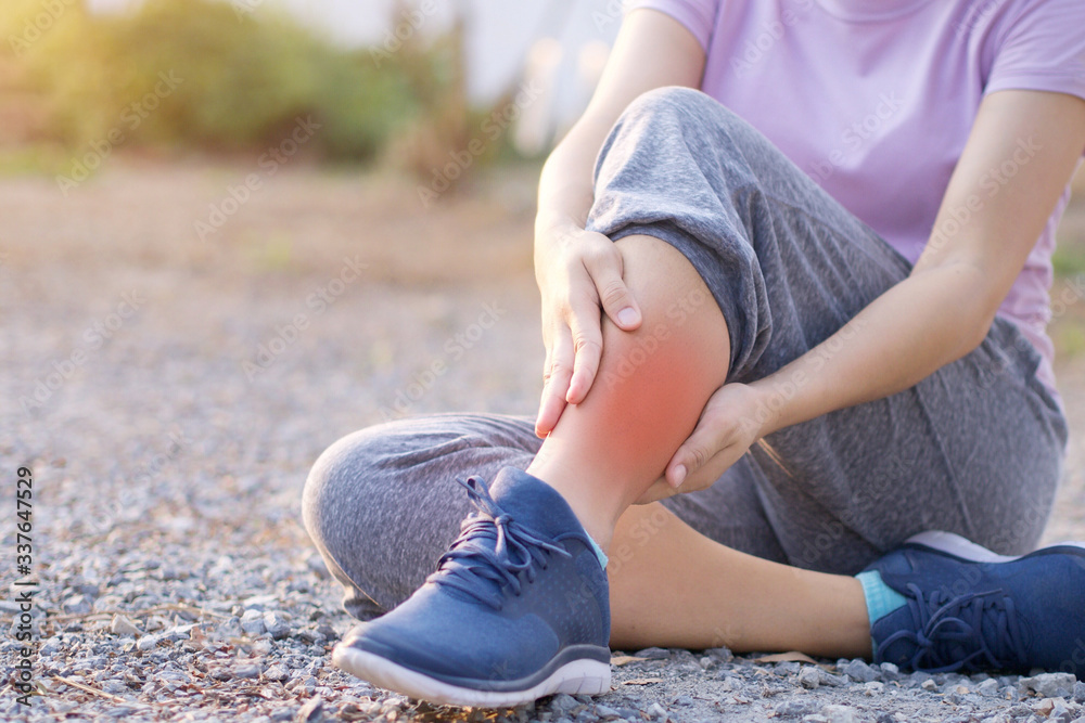 Female runners have sore legs. May be due to inflammation of the ...