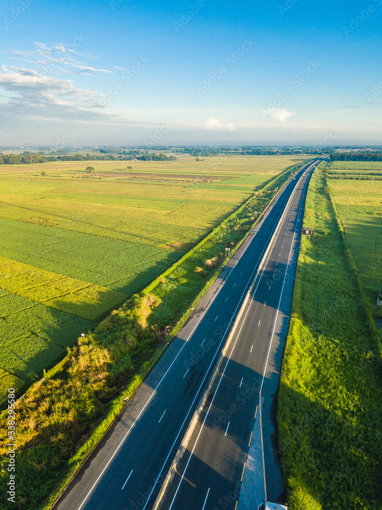 Foto de Aerial of TPLEX (Tarlac–Pangasinan–La Union Expressway) and ...