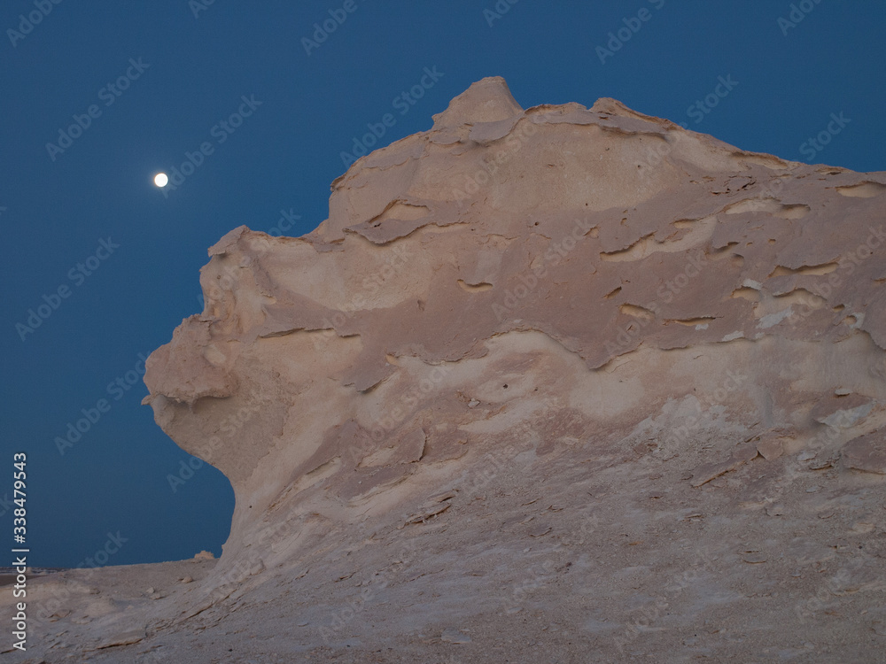 The white desert in western egypt is an breathtaking place. Great ...