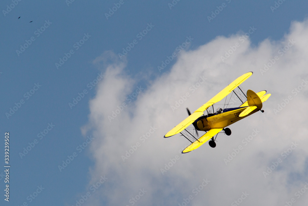 Evolution des avions lors d'un meeting aerien Photos | Adobe Stock