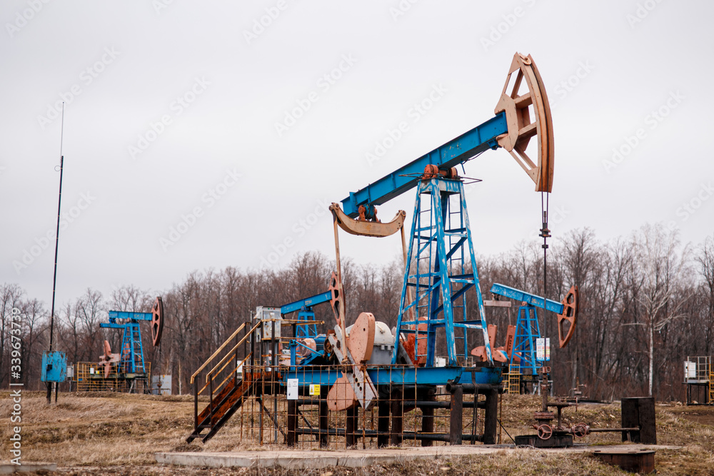 Green Oil pump oil rig energy industrial machine for petroleum crude ...