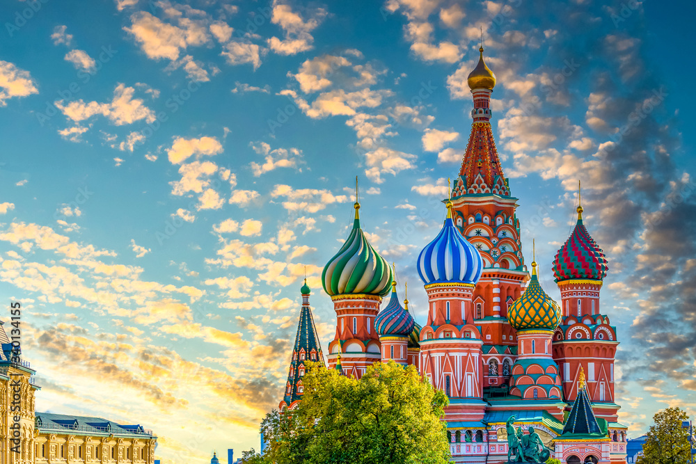 Foto de St. Basil's Cathedral ancient architecture on Red Square in ...