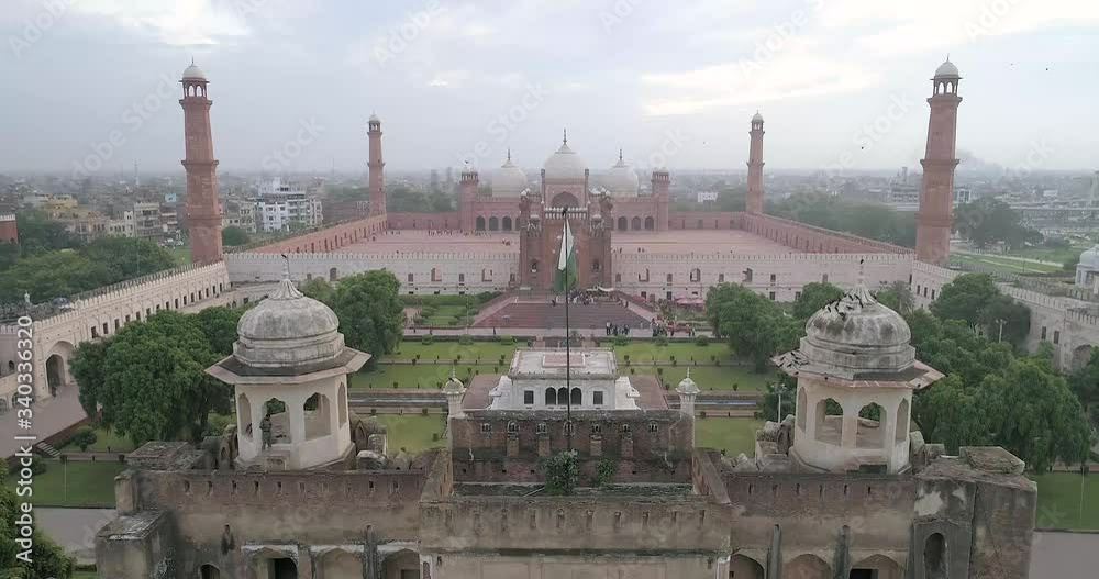 Badshahi masjid mosque iconic landmark of the mughal empire in Lahore ...
