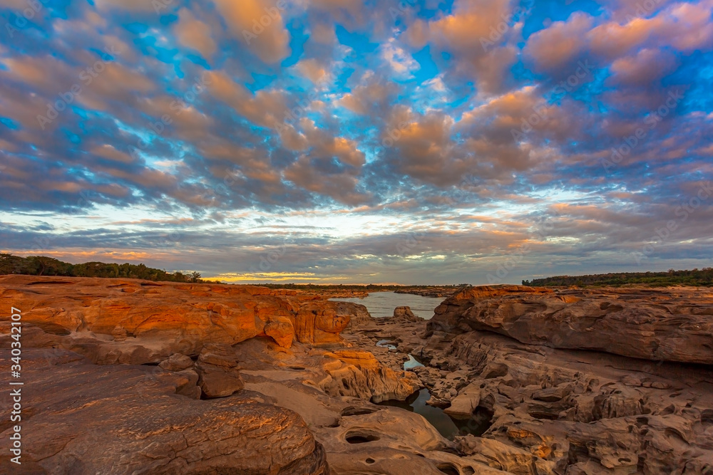Sam Pan Bok ,Sampanbok Ubon Ratchathani Grand Canyon in Thailand, 3000 Boke nature of rock is ...