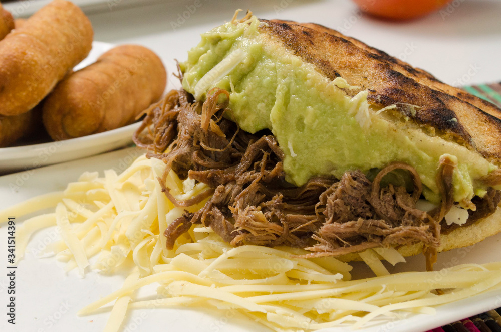 Arepa Rellena Colombiana