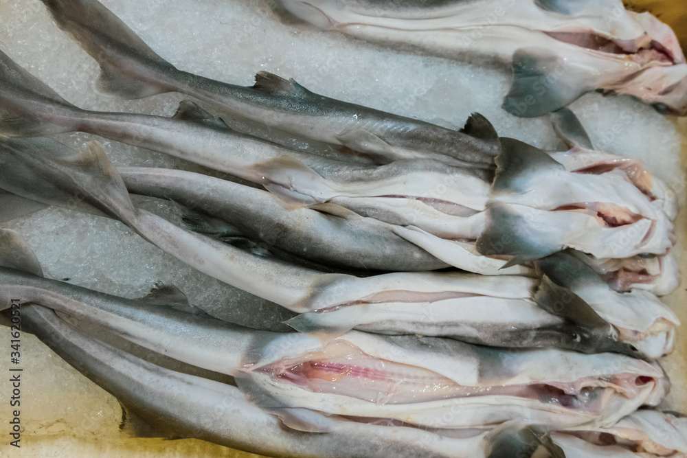Stockfoto Sea shark katran, in a box, at the fish market. Spotted ...