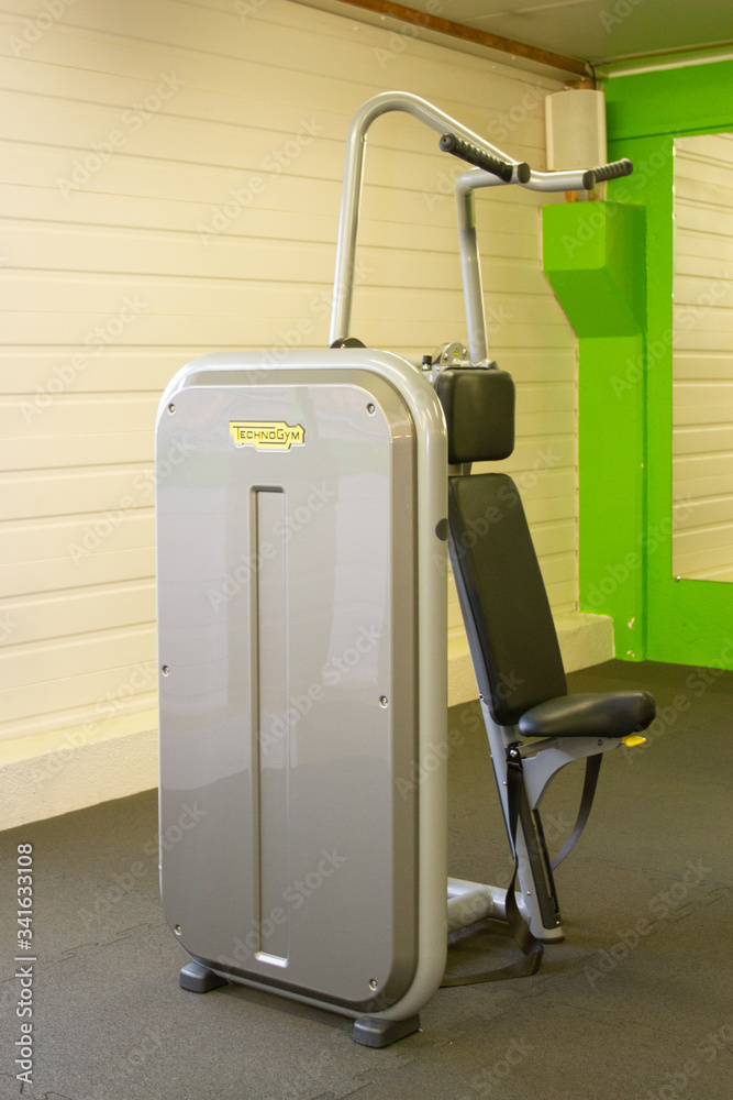 Technogym Vertical Traction builds strength in upper body muscles Stock ...