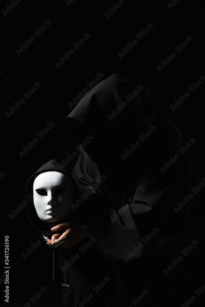 Foto Stock Rite of deal with devil. Sinner in black clothes and demon ...