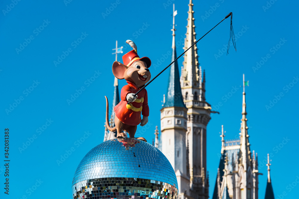 TOKYO - DEC 31: Tokyo Disneyland or Tokyo DisneySea, Cartoon hero and ...