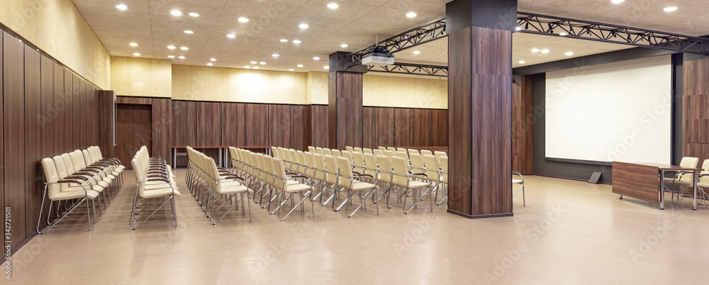 Presentation hall with columns. Preparations room for conference Stock ...