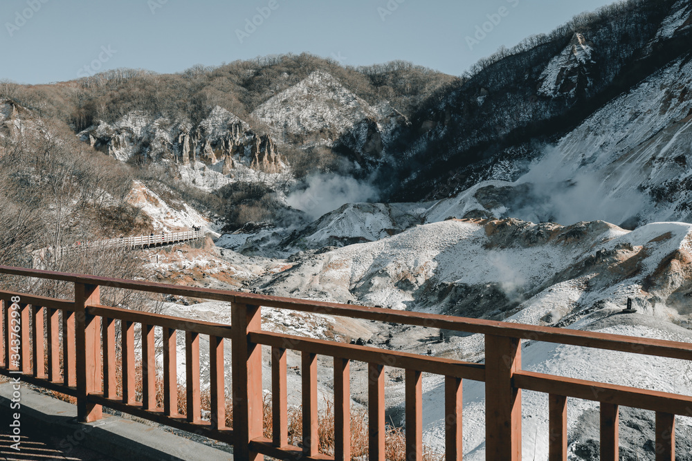 Foto de Walkway of Jigokudani or Hell Valley in Shikotsu-Toya national ...