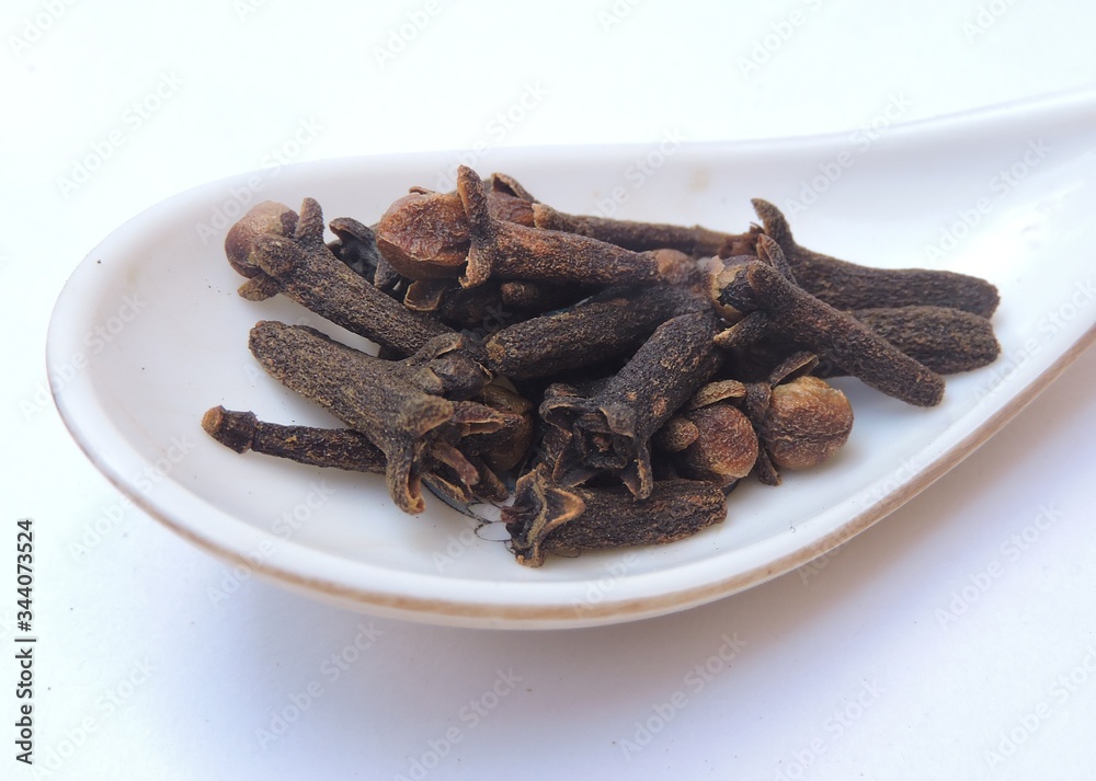 Spice - Cloves are the aromatic flower buds of a tree in the family ...