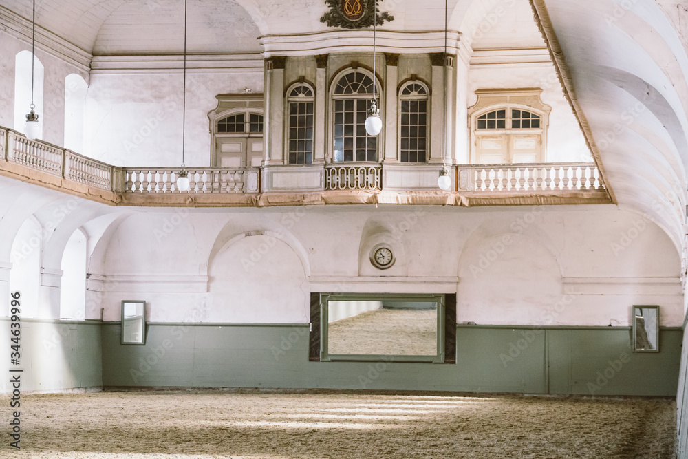 Foto de Royal manege with sand for horses in Denmark Copenhagen in ...