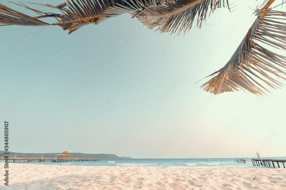 Poster, Foto Beautiful tropical island of Koh Rong which is a famous ...